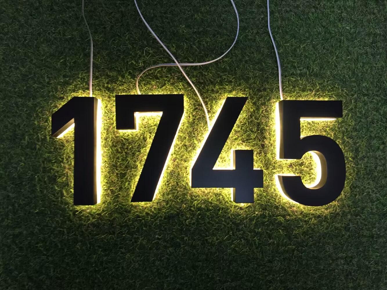 Your Guide to Choosing the Right House Numbers – helloneonsign